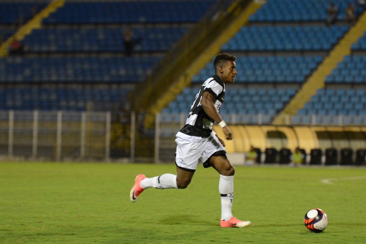Com um ano de casa, Melega destaca primeiro gol pelo XV e mira título ...