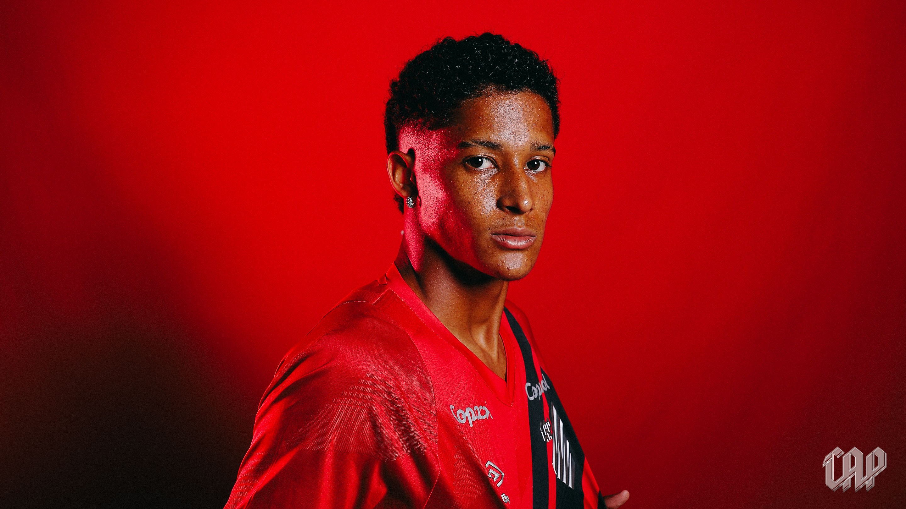 Athletico anuncia contratação de Tevis, ex-Cruzeiro | Ge