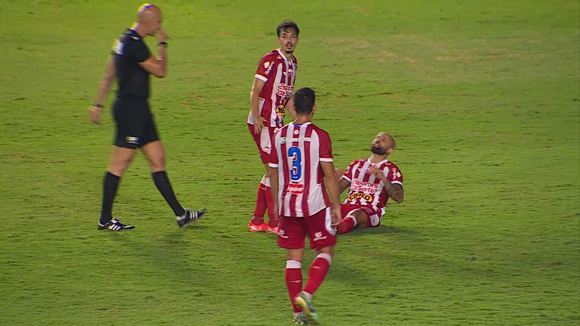 Técnico do Náutico diz que Patrick Allan sofreu lesão ligamentar | Ge