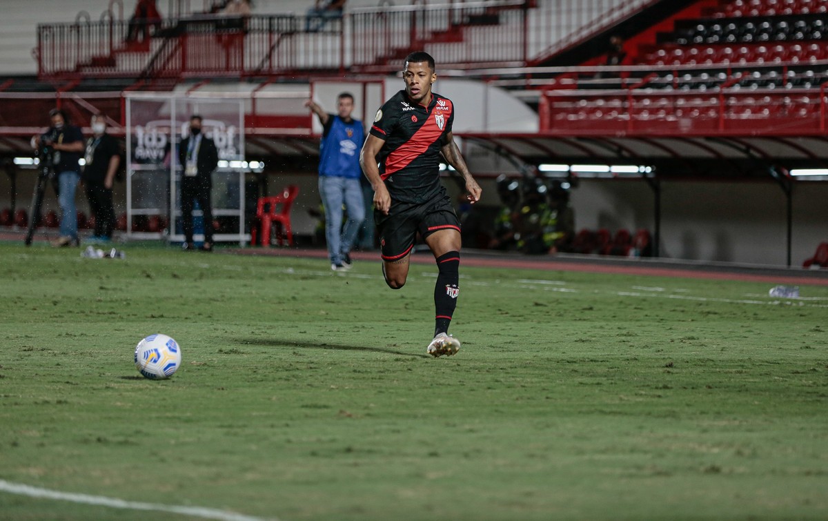 Arthur Gomes recebe proposta do exterior e deixa o Atlético-GO ...