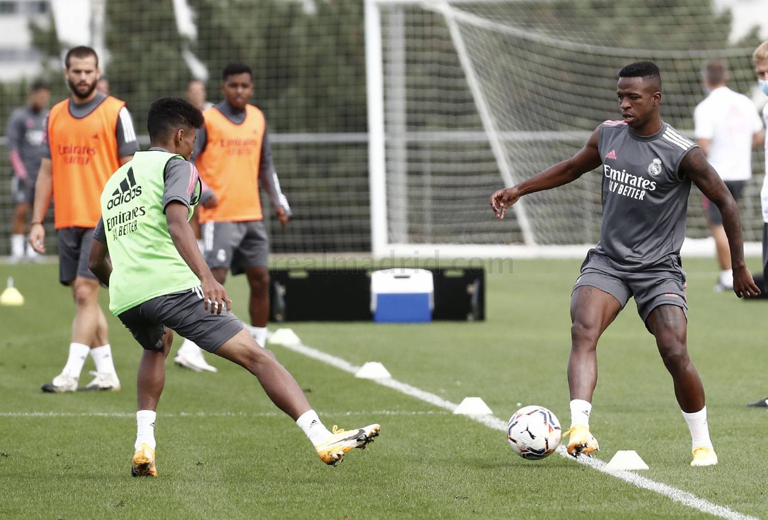 Vinicius Junior vira "Vini Jr" e fica com a camisa 20 no Real Madrid ...