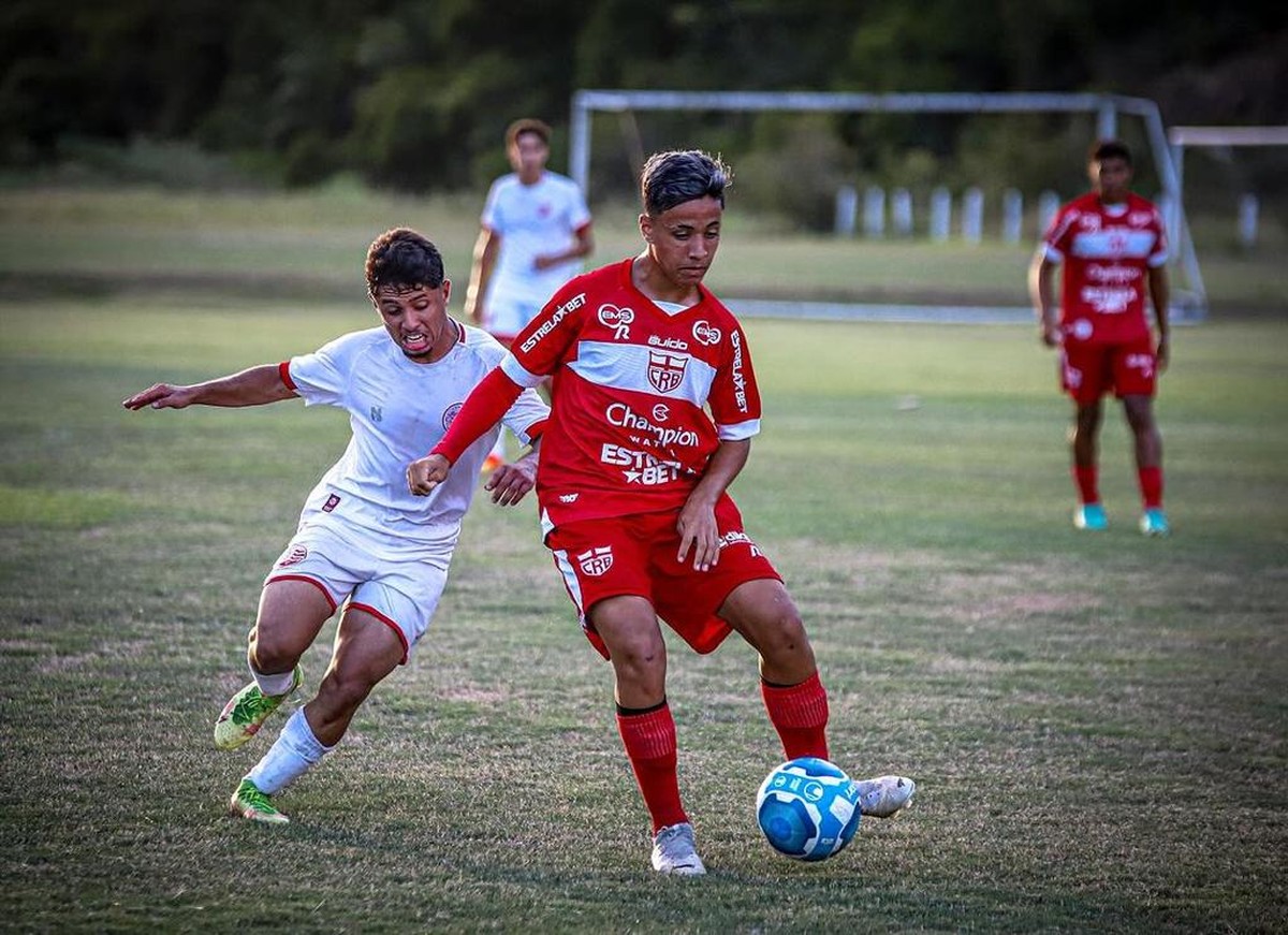 Parte do negócio por Jorginho, Samuel Pires, da base do CRB, já vinha sendo monitorado pelo ...