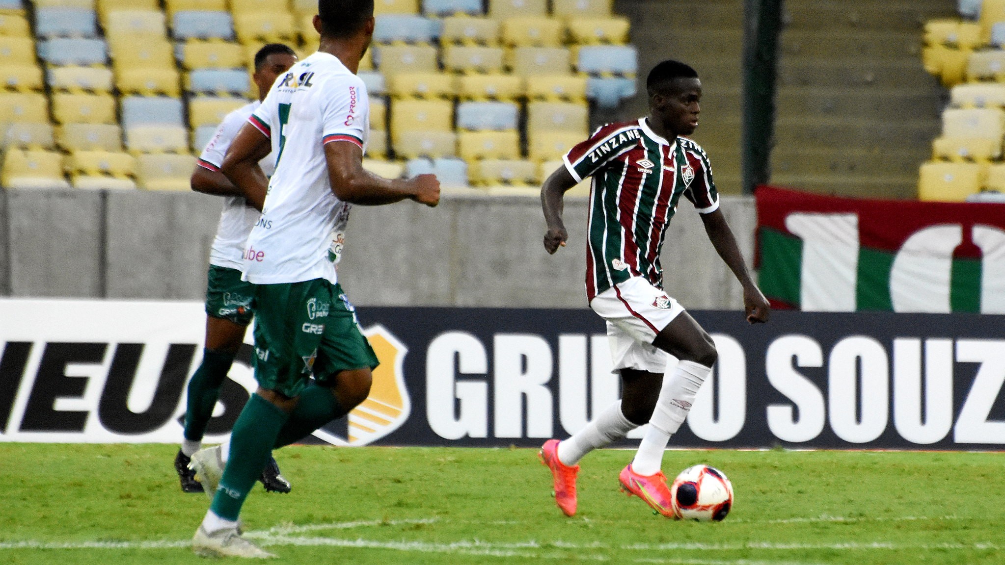 Joia da base do Fluminense, Metinho é apresentado pelo Troyes, da ...