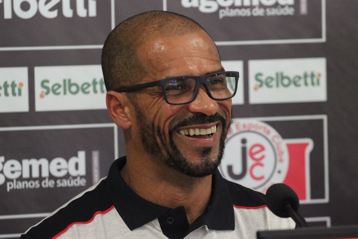 Pingo é apresentado "no momento ideal" e promete "bom futebol" no ...