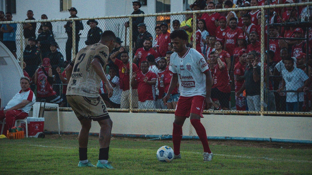 Wallace Obina celebra reestreia com gols pelo Sergipe: "Muito feliz" | sergipe | ge