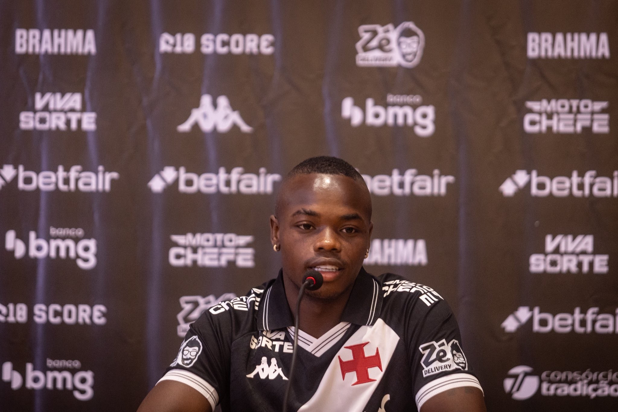 Andrés Gómez cita vitrine do futebol brasileiro no Vasco e sonho de voltar à Europa: "Primeiro ...