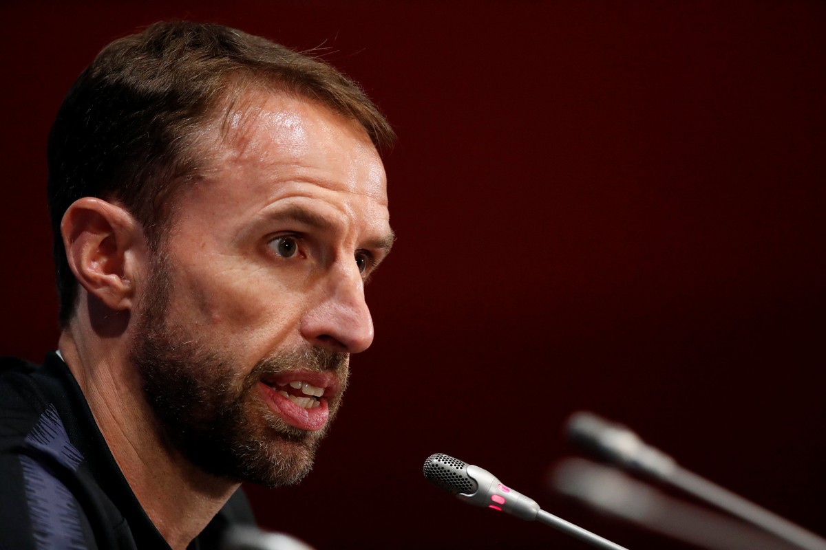 Southgate revela trauma de 22 anos com música que vem embalando fãs ...