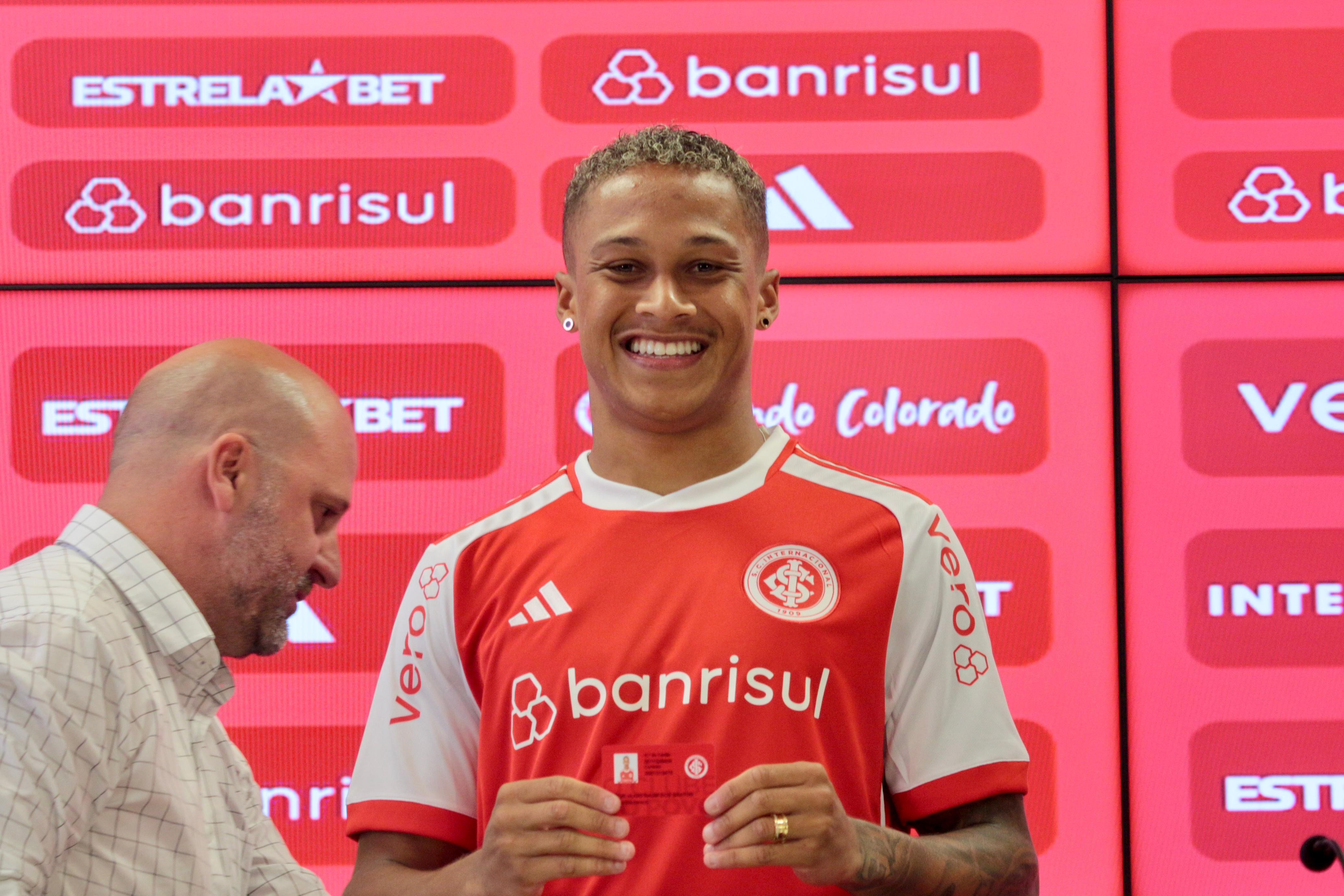 Vitinho elege o Inter como maior desafio da carreira e se inspira em concorrente | internacional ...