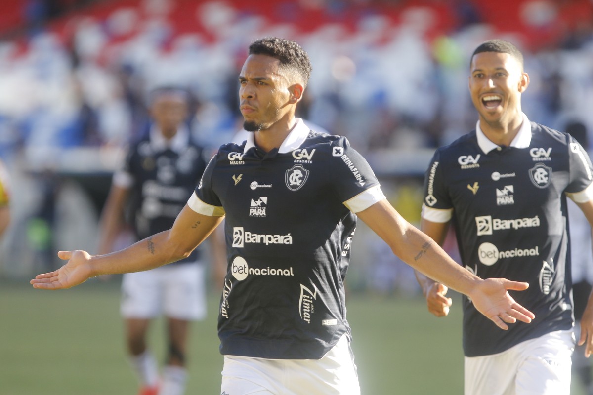 Pedro Vitor reclama de pênalti não marcado para o Remo e diz que ...