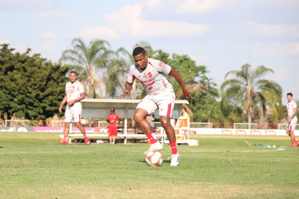 Alan Mineiro é relacionado pela primeira vez no ano e viaja com Vila ...