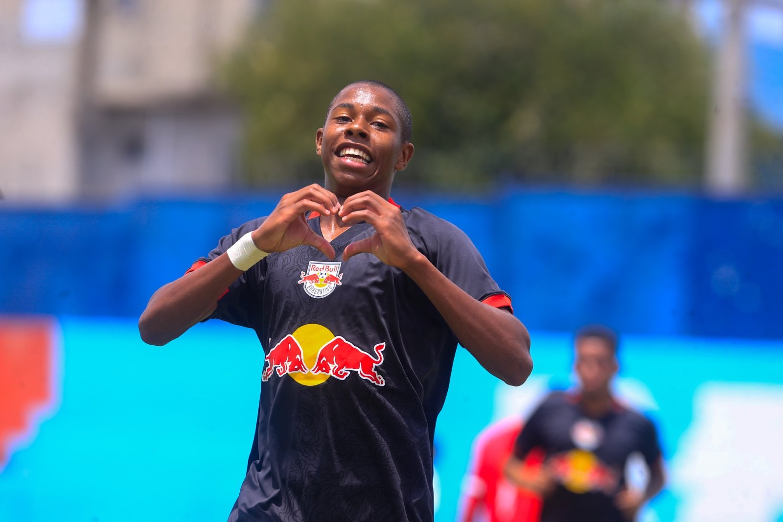 Pedro Castro, do sub-20 do Bragantino, volta a ser relacionado quatro meses após grave acidente ...