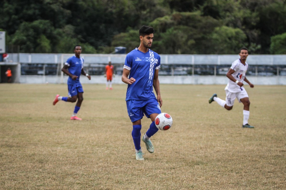 Seis meses após fugir da guerra na Ucrânia, Luan Martins estreia no ...
