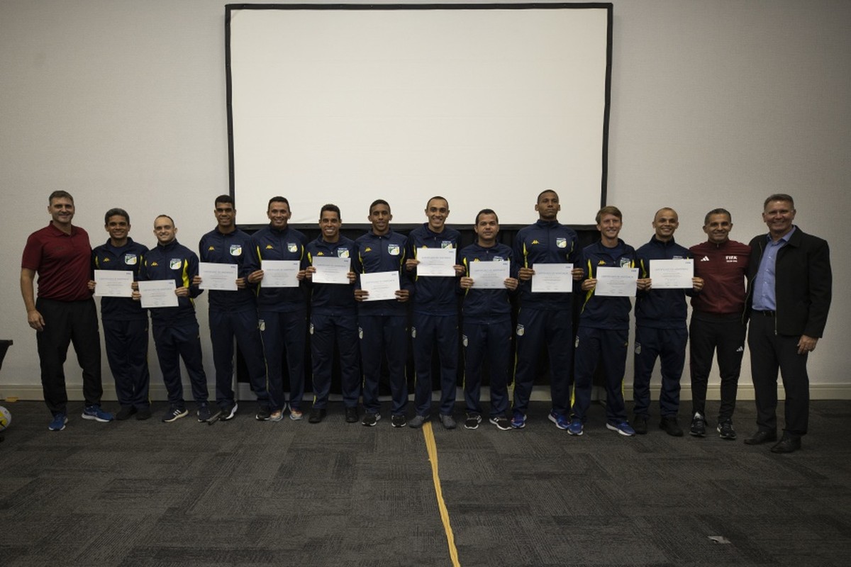 Árbitros da FSF participam de curso da FIFA, no Rio de Janeiro ...