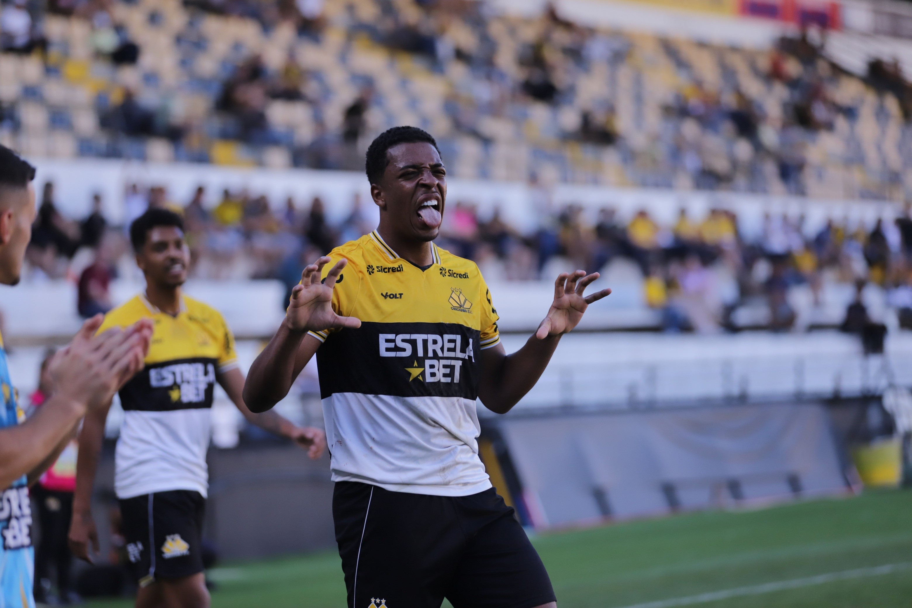 Criciúma anuncia mudanças no escudo; veja detalhes | Ge