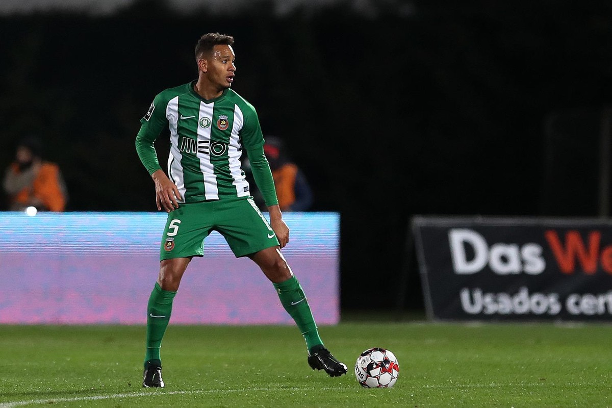 Volante brasileiro mira Seleção e quer jogar na Premier League: "Vou ...