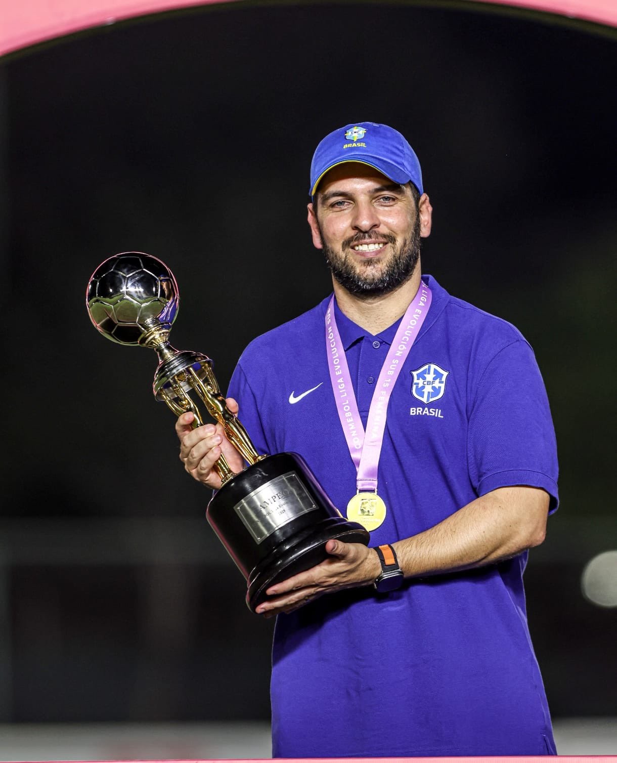 Vasco anuncia Rubens Franco, novo técnico do futebol feminino | Ge
