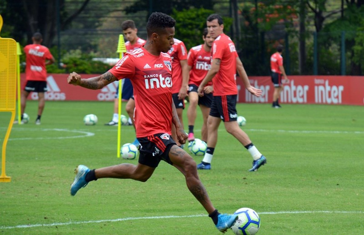 Tchê Tchê, do São Paulo, fala de treinos por vídeo e sonhos: "Que não ...