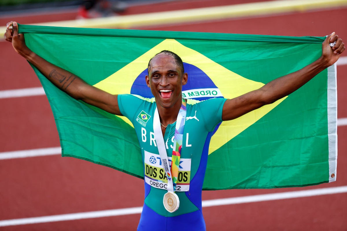 Alison dos Santos soma feitos inéditos além do ouro mundial; veja ...