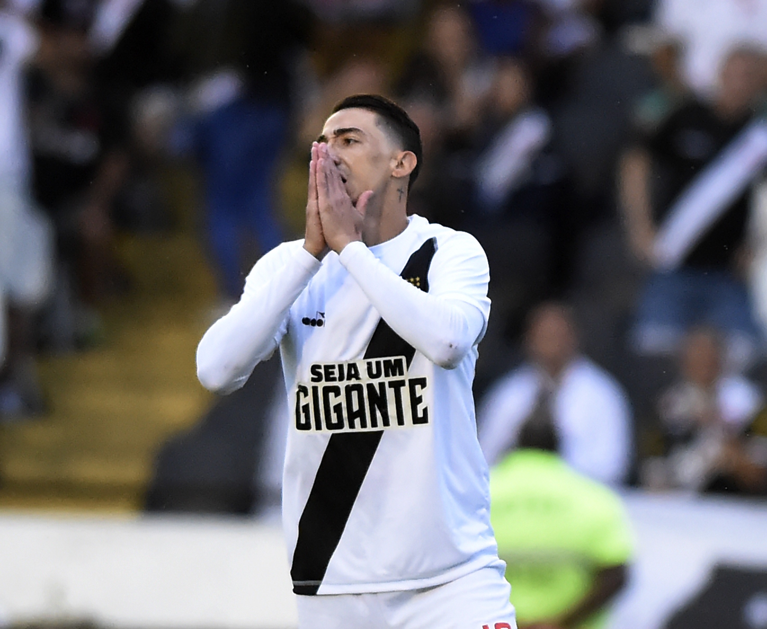 Veja quanto o ex-jogador Rildo ainda tem a receber do Vasco | Ge