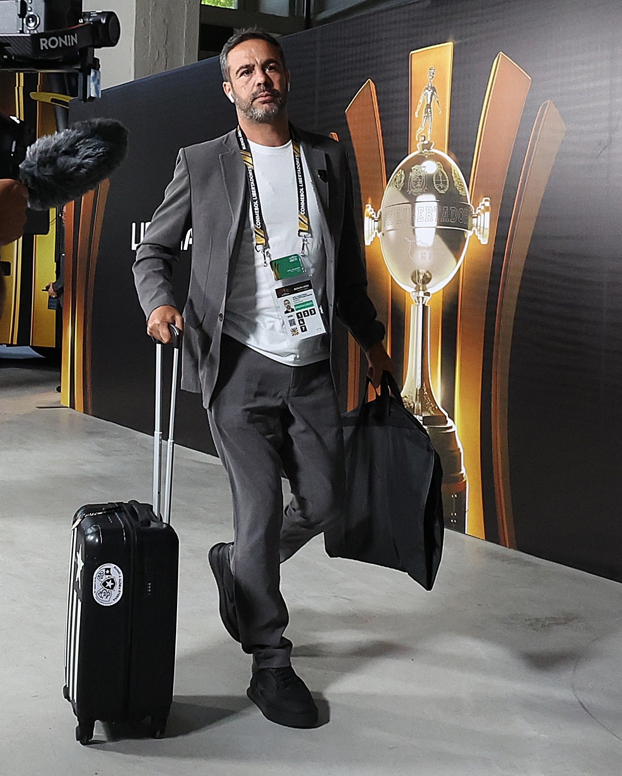 Botafogo anuncia rescisão de Artur Jorge