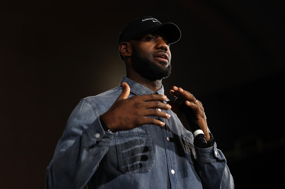 Mais que um atleta: por que LeBron se tornou uma das vozes mais ...
