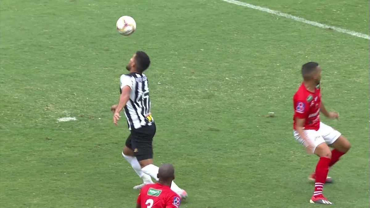 Bruno Silva rescinde e volta para a Chapecoense; Atlético-MG mantém ...