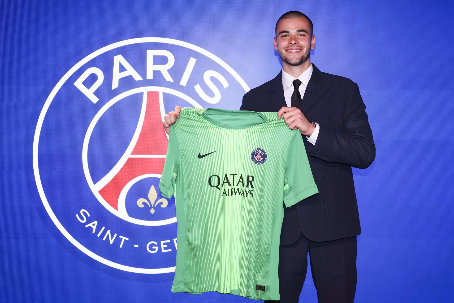 PSG anuncia a contratação do goleiro Chevalier, por até R$ 347,9 ...