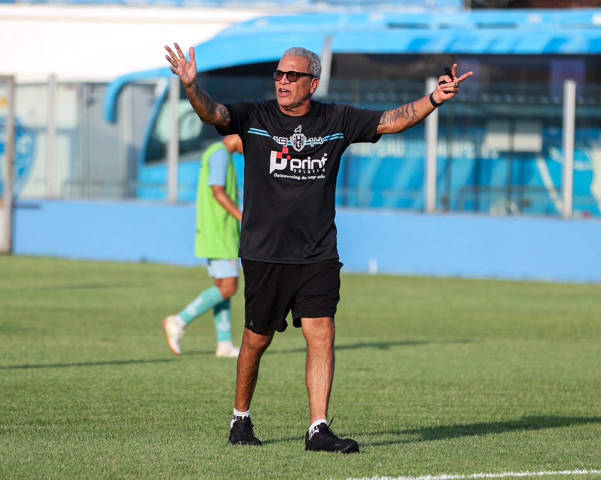 Hélio encerra terceira passagem pelo Paysandu com acesso, títulos e ...