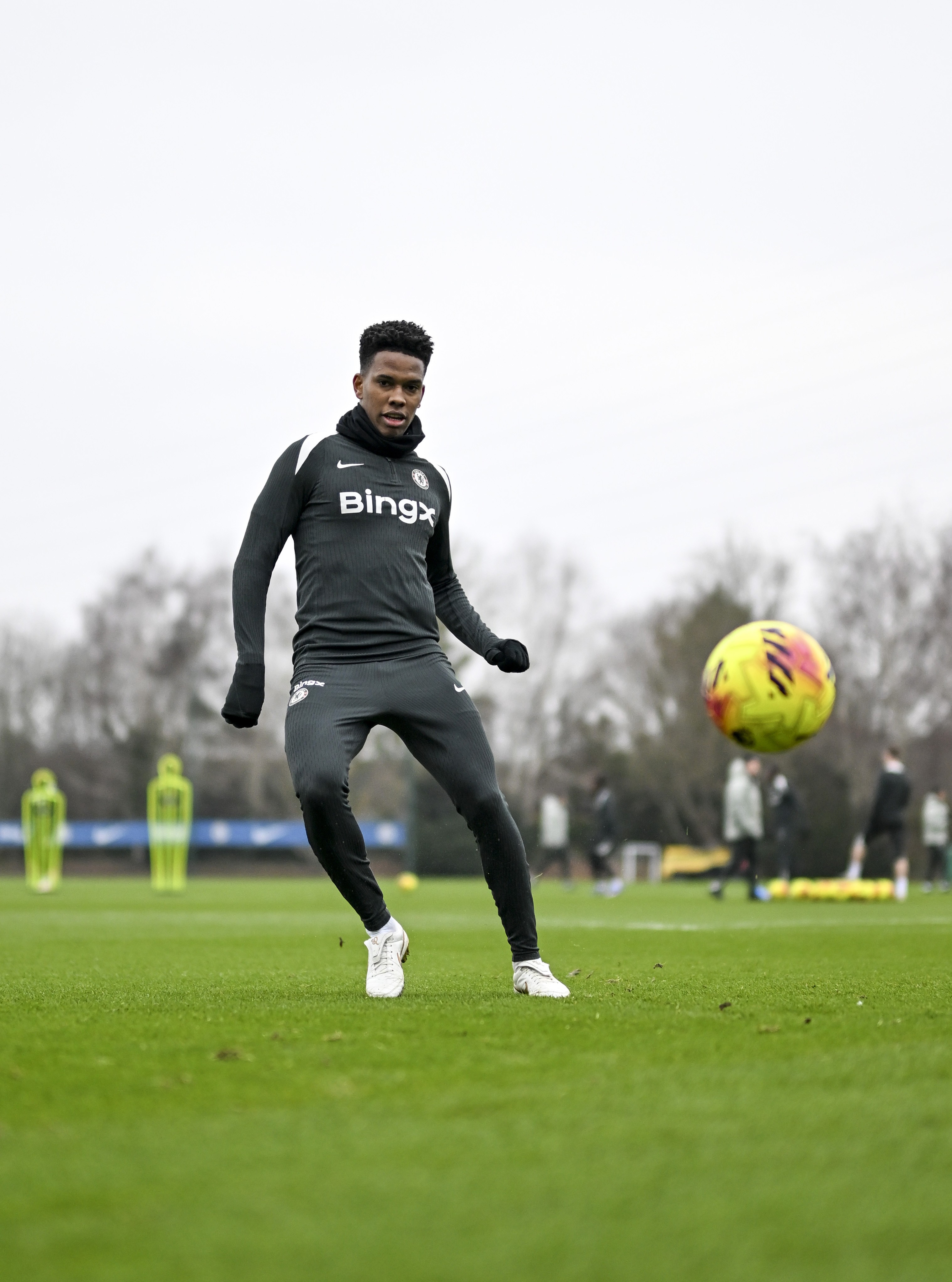 Estêvão se recupera de lesão e reforça o Chelsea em confronto direto do ...