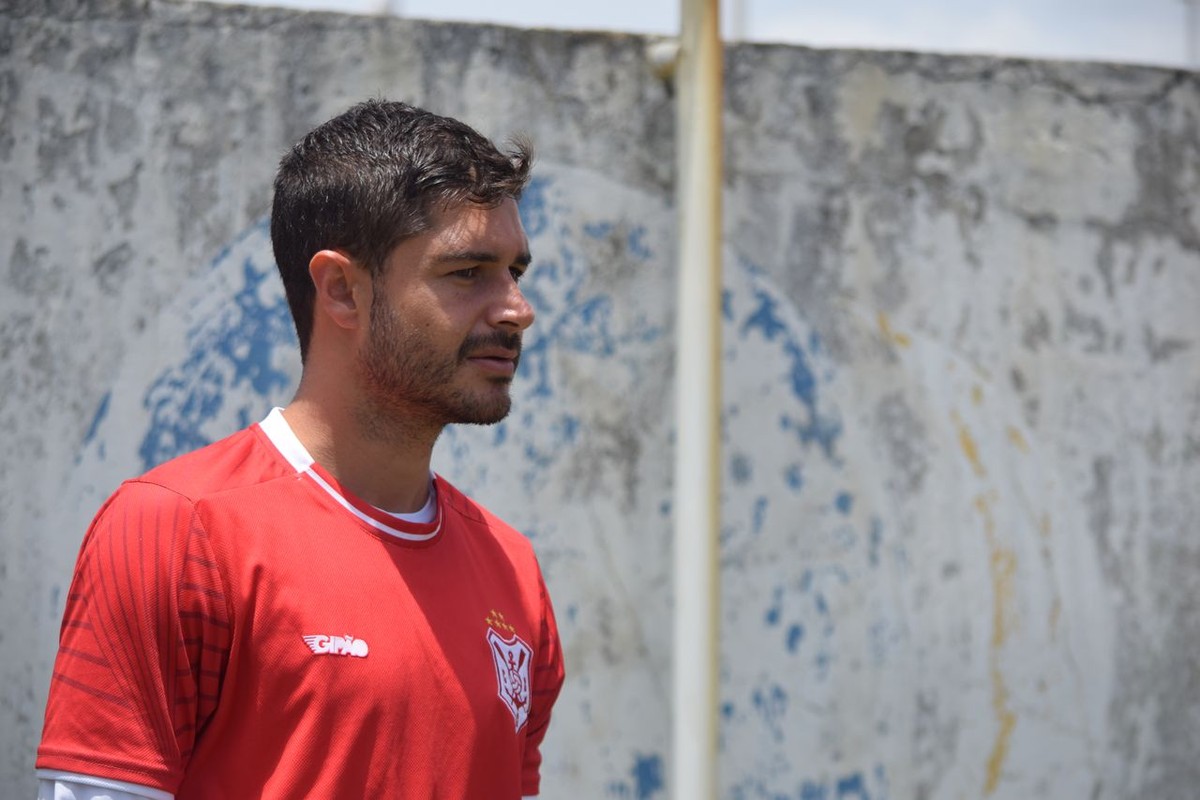 Brendon volta a treinar pelo Sergipe, mas deve seguir afastado dos ...