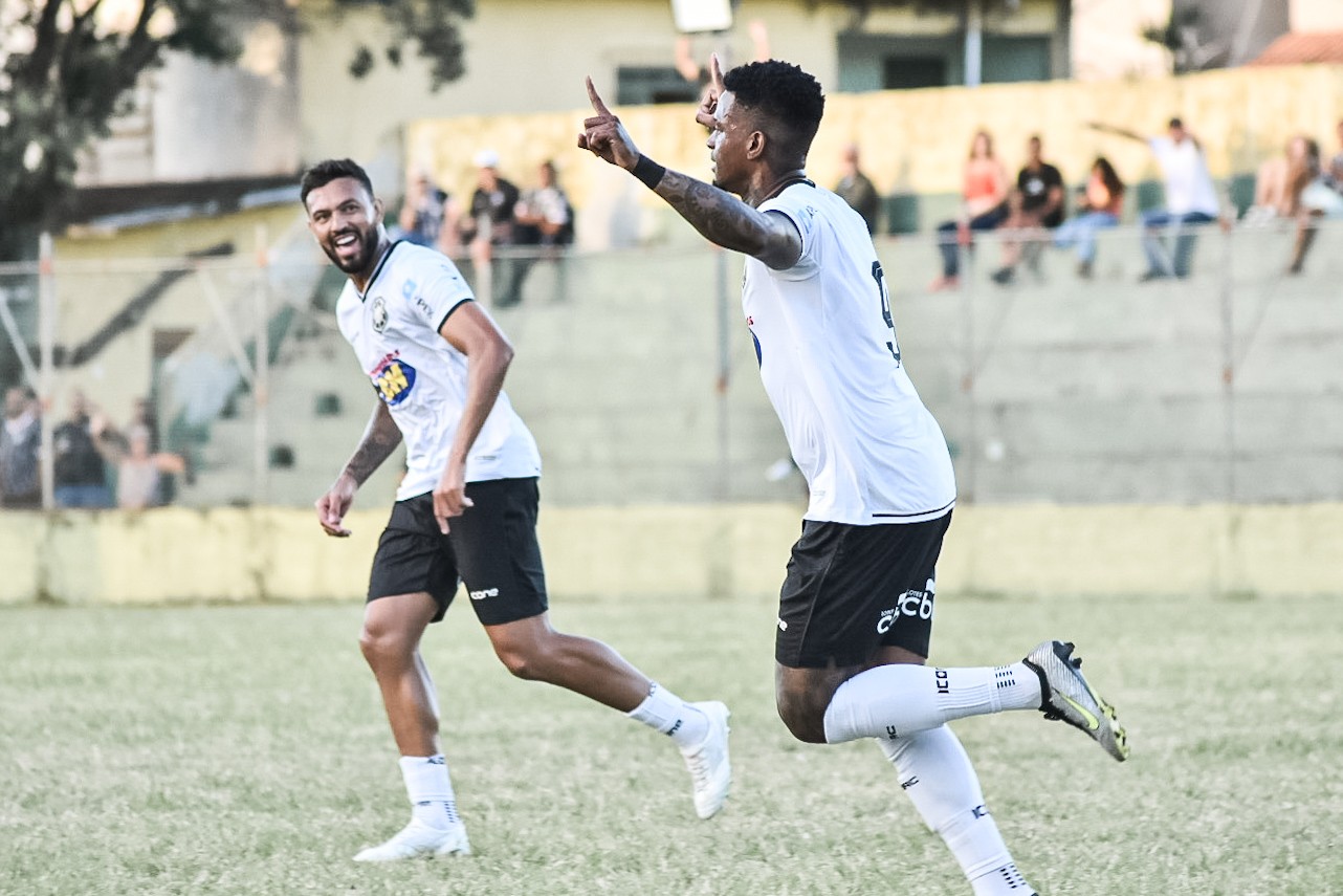 Com apenas quatro minutos em campo, Douglas Caé deixa sua marca no Rio ...