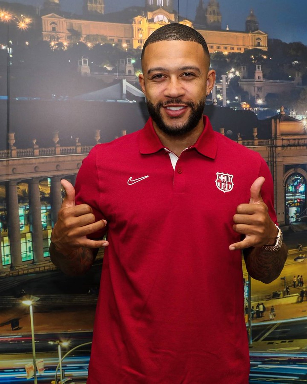 Depay chega à Catalunha para ser apresentado e iniciar trajetória no ...