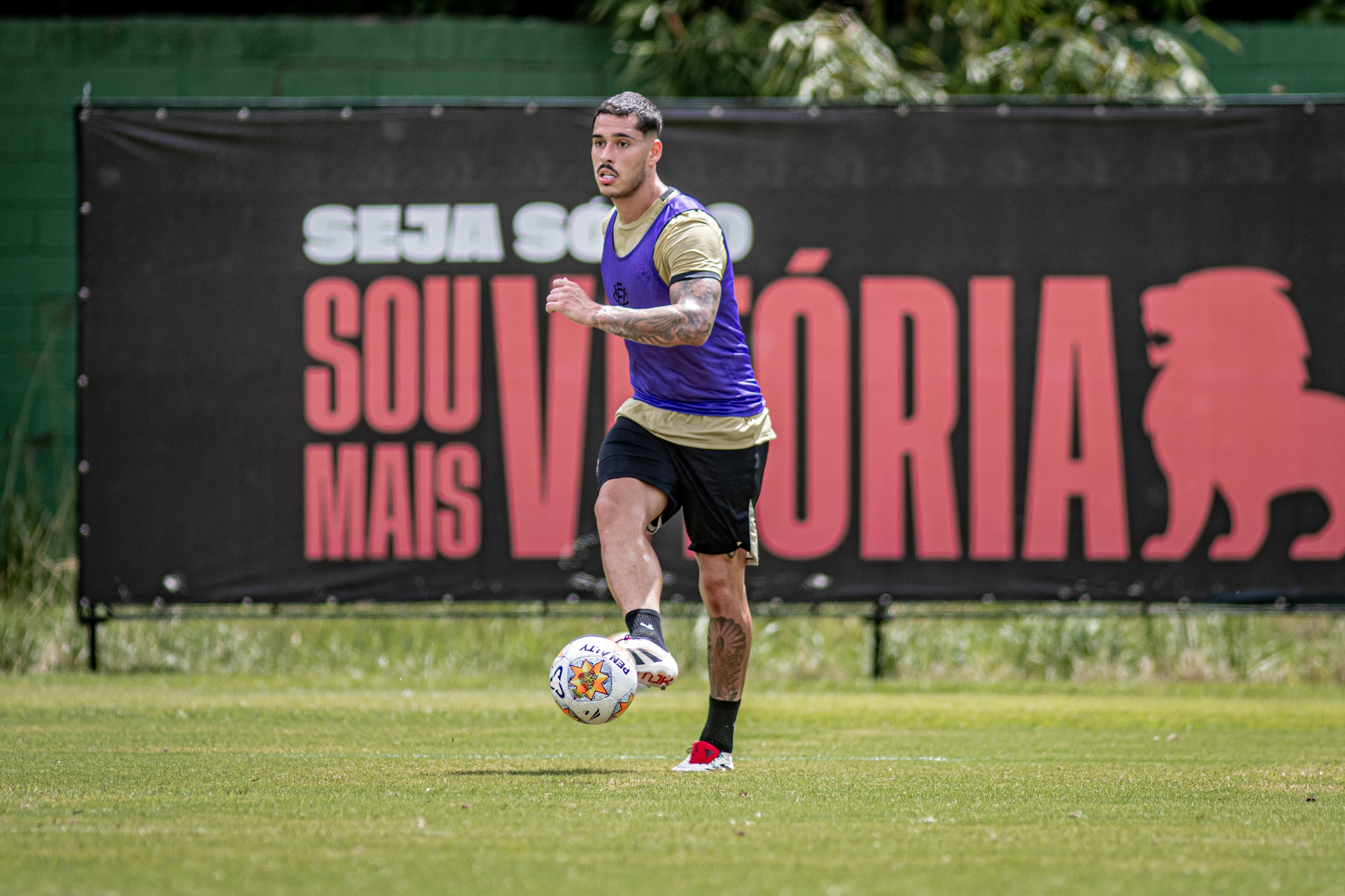 Com Jamerson, Vitória treina de olho no Ferroviário | Ge