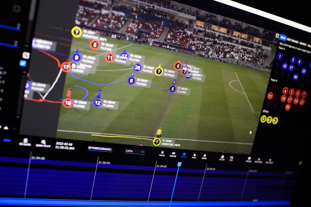 Fifa se anima com tecnologia de impedimento, mas diz: "Árbitros são ...