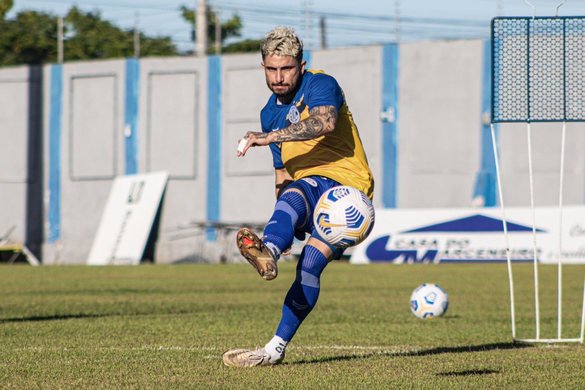 Dione celebra boa fase no Confiança, mas diz que equipe pode ser mais ...