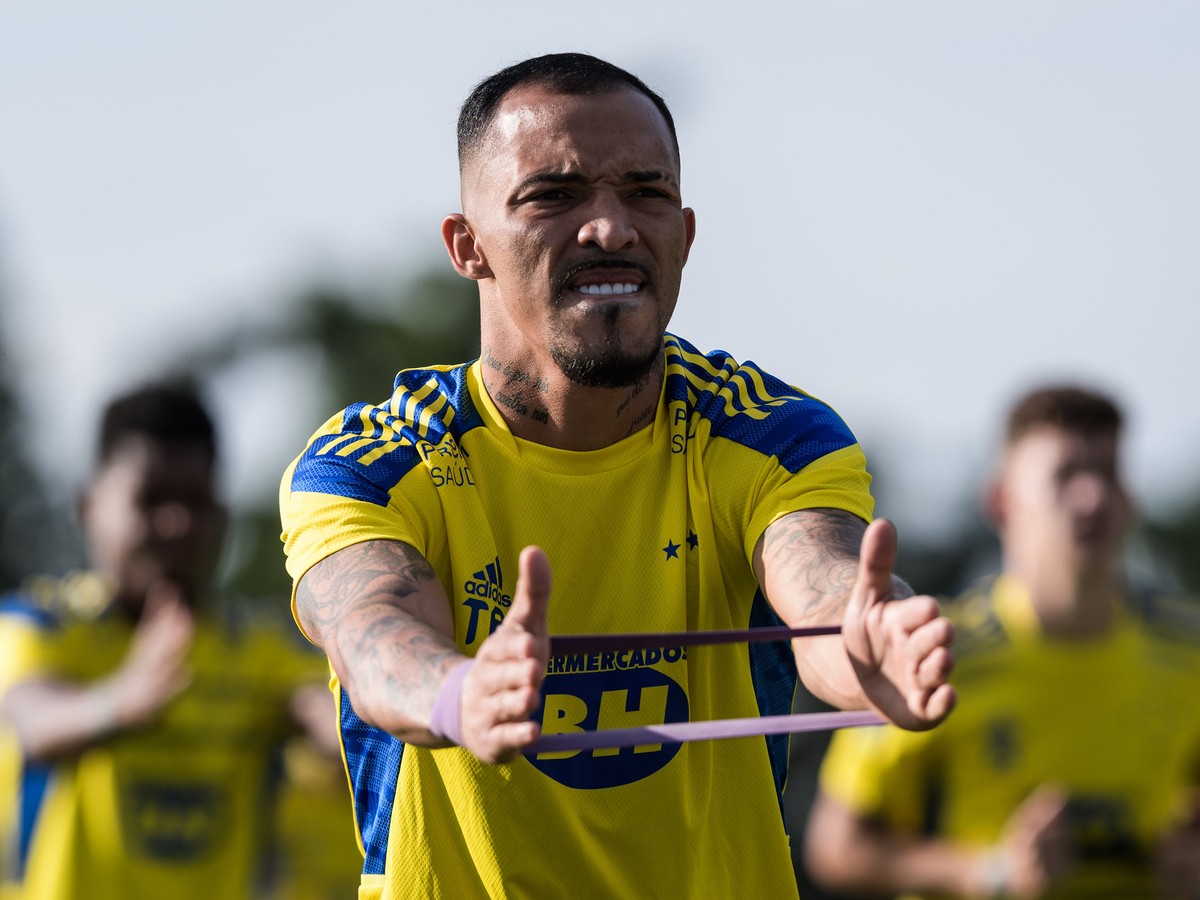 Joseph afirma que chega para ser lateral no Cruzeiro e responde sobre ...
