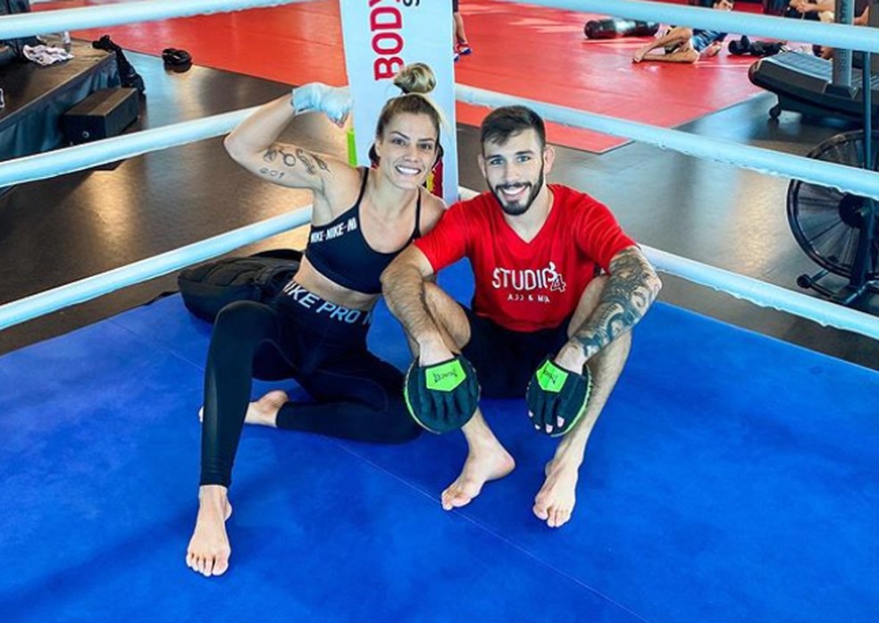 Lutadora de UFC, Luana Pinheiro recebe parte do salário em, Descubra o ...