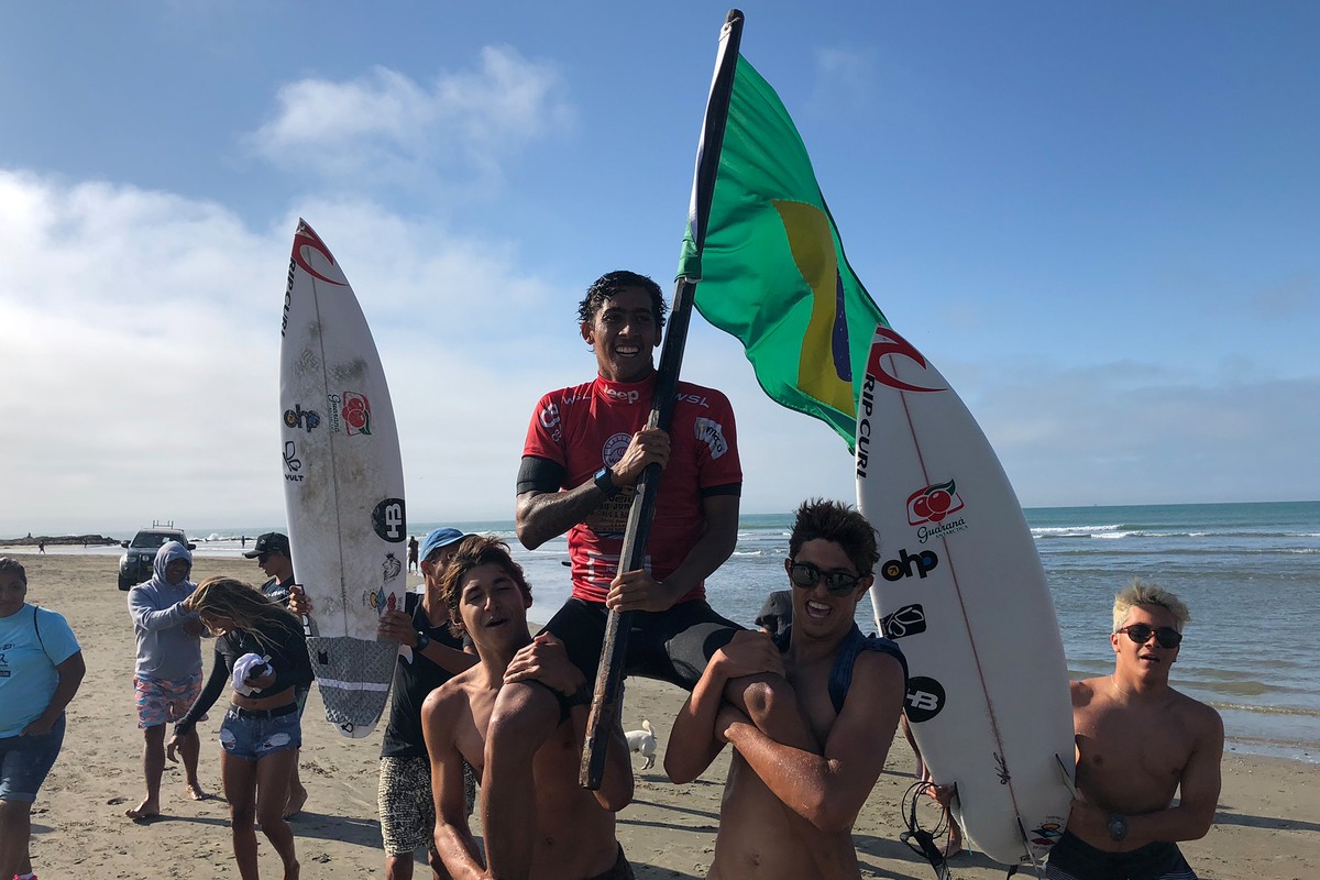 Samuel Pupo fatura Sul-Americano Junior de surfe e garante vaga no ...