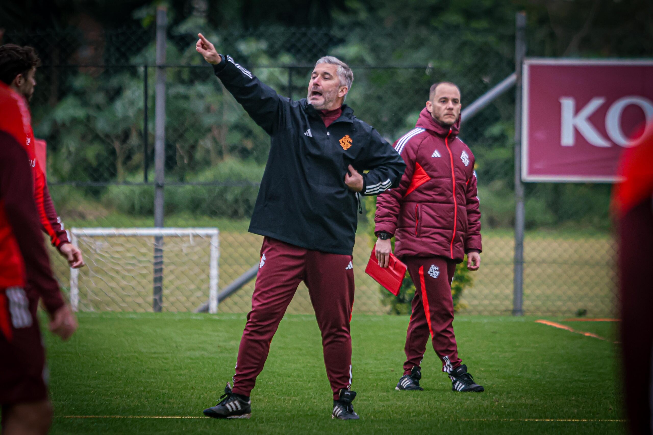 Conheça Pablo Fernandez, técnico interino do Inter após a saída de ...