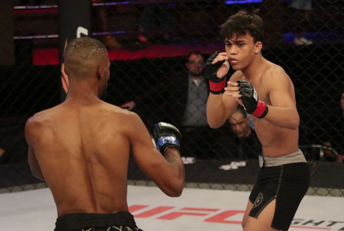 Com pai como inspiração, acreano comemora estreia vitoriosa no MMA ...