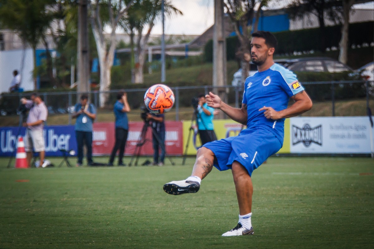 Único campeão da Libertadores no elenco, Edílson quer repetir feito e ...