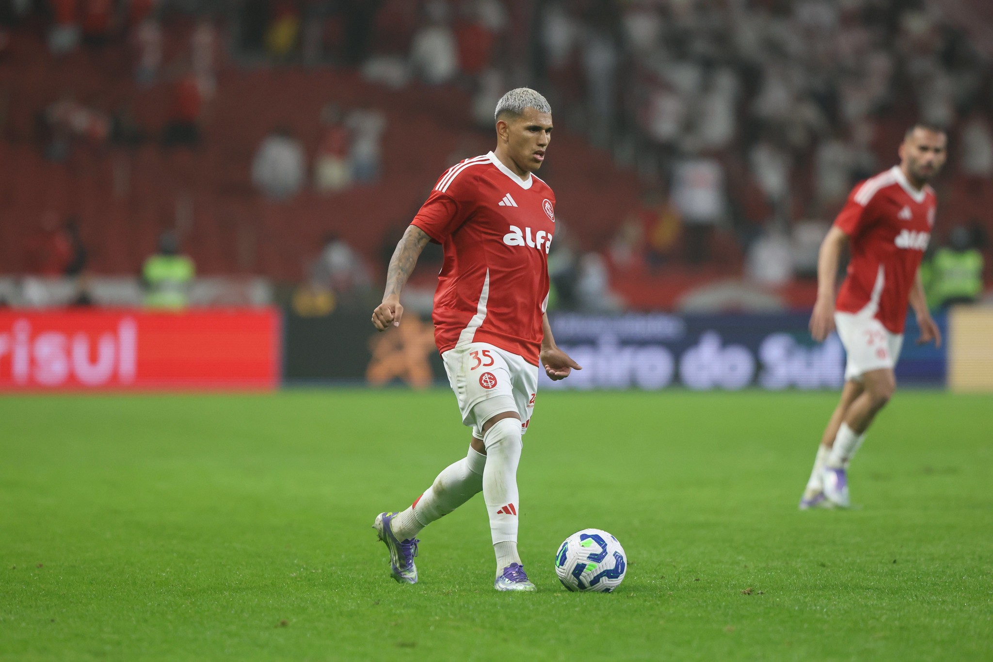 Dicas pouco visadas: veja seis defensores que podem mitar na rodada #18 ...