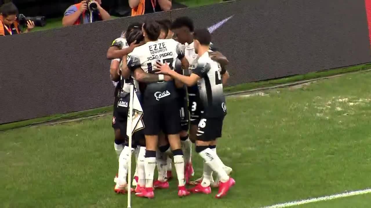 Diego Palacios abre mão de férias e treina com jovens do Corinthians ...