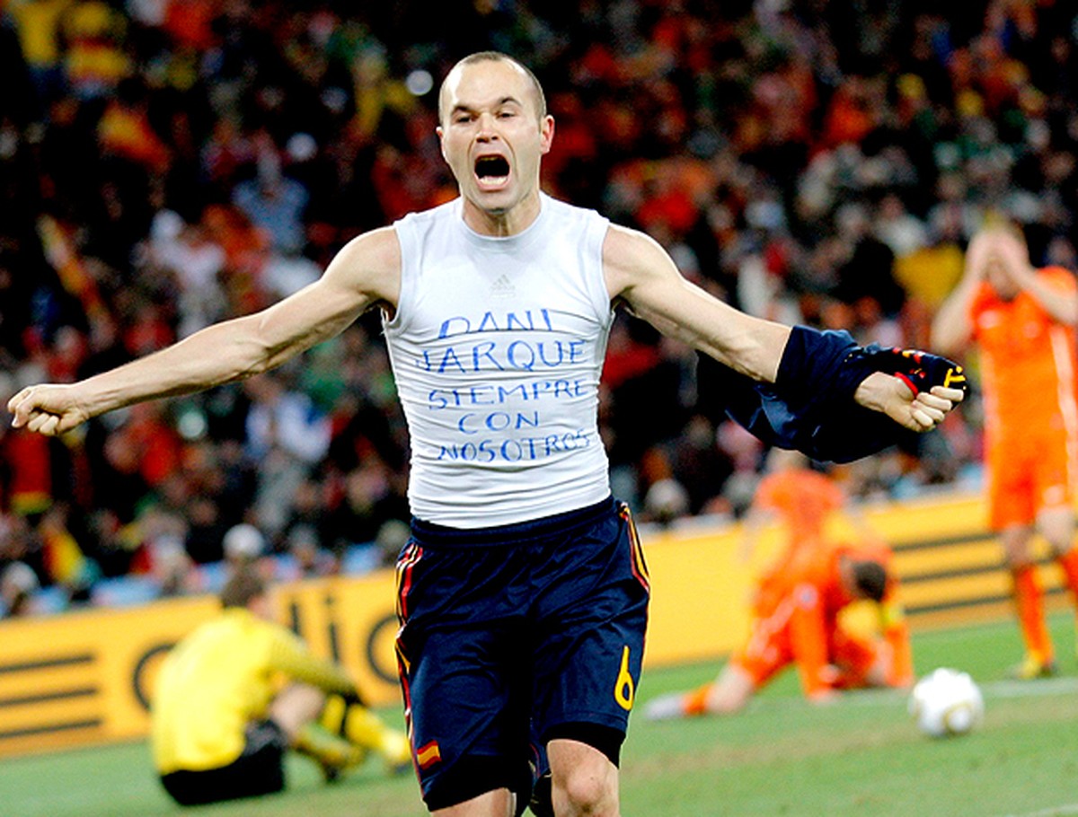 Em documentário, Iniesta relembra depressão em 2009: "Tudo era sombrio ...