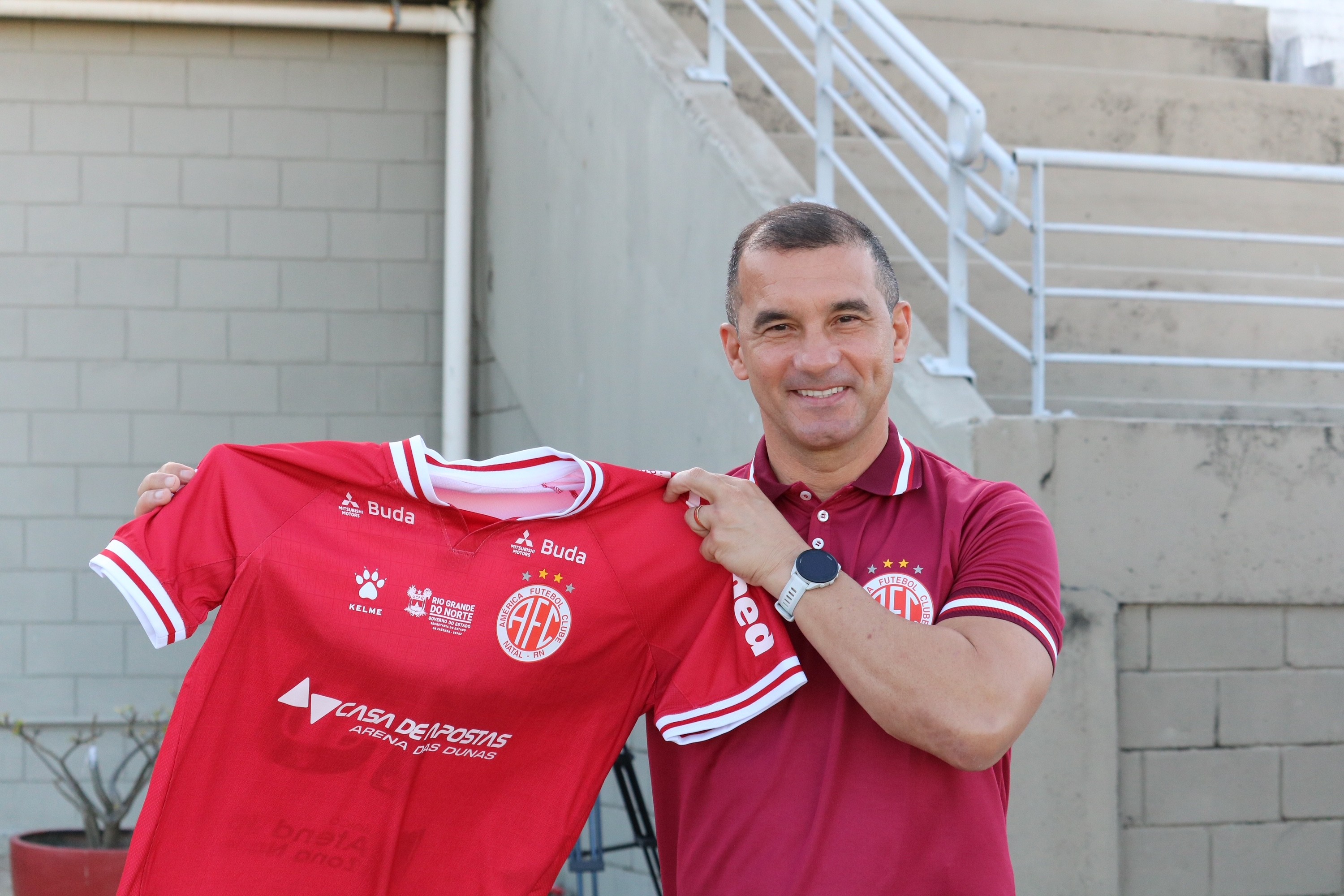 Ranielle homenageia Arturzinho e recorda futsal do América-RN | Ge