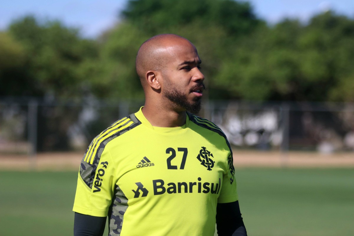 Patrick admite consultas, mas diz que prioridade é seguir no Inter e ...