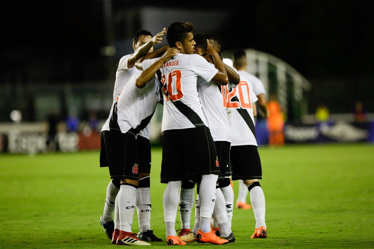 Começo péssimo e pressão no fim: entenda como o Vasco venceu o Macaé | Ge