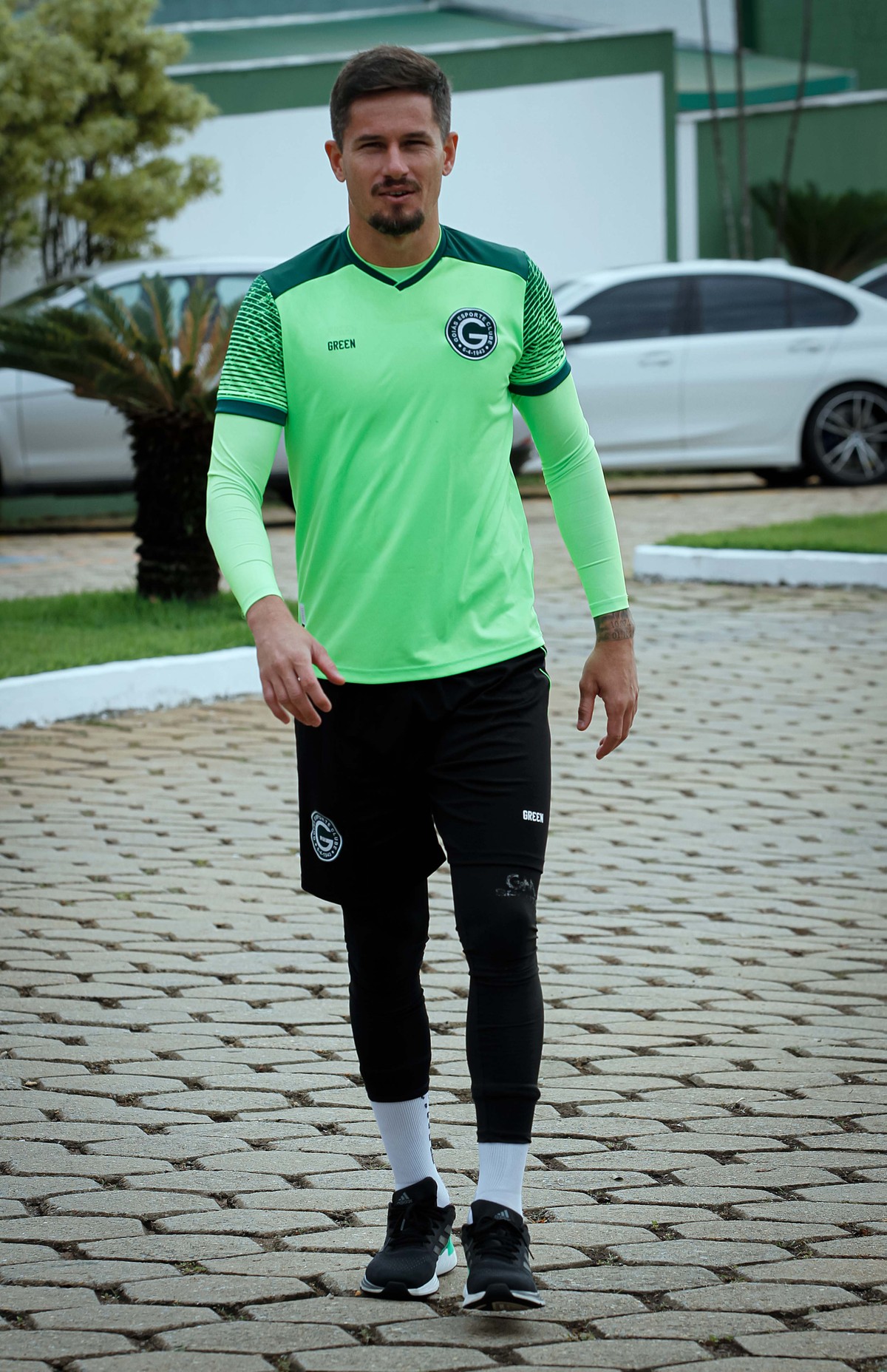 Tadeu comenta desconfiança e destaca preparação do Goiás para clássico ...