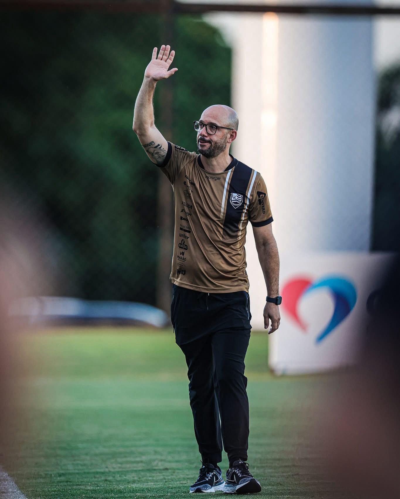 Votuporanguense anuncia a saída do técnico Rogério Corrêa | Ge