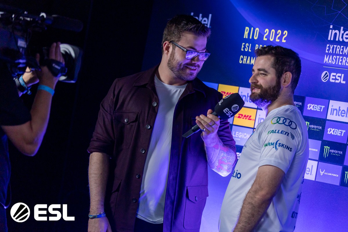 IEM Major Rio 2022: apresentador é tatuado por fã brasileiro | cs:go | ge